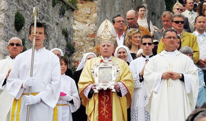 Rab Cross Procession