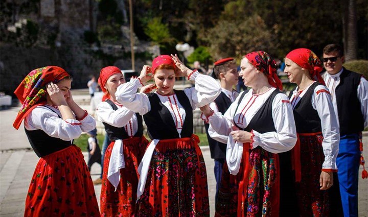 Folklor Performances