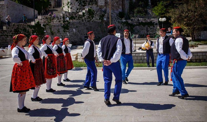 Folklor Performances